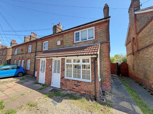 Mount Road, Braintree CM7, 3 bed end terrace house to rent, £1,395 pcm | PrimeLocation