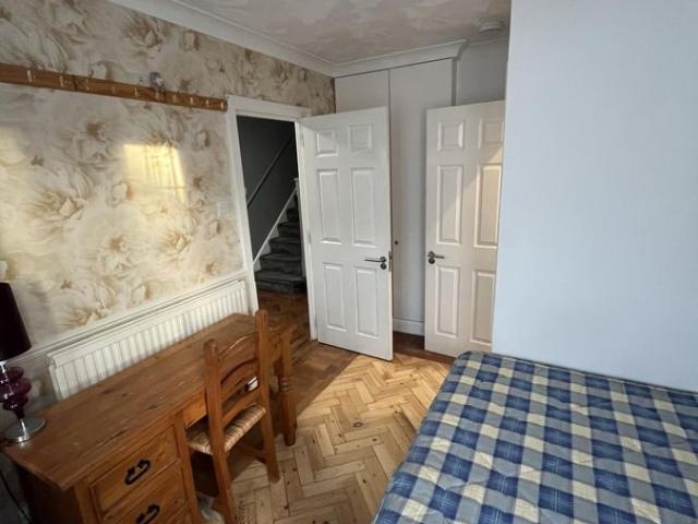 Mount Road UB3, Room to rent, £1,025 pcm | PrimeLocation