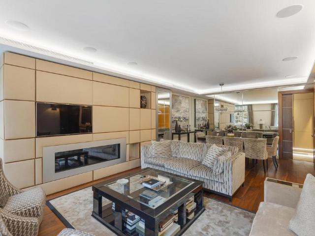 Mount Row, Mayfair, London, W1K 3 bed flat to rent £15,167 pcm £3,500 pw