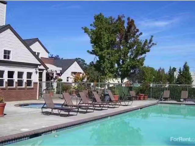 Mount St. Helens Main Street Village Apartment Homes