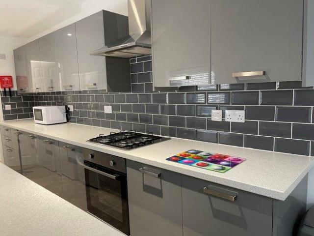 Mount Street 5 bed house share to rent £1,710 pcm £395 pw