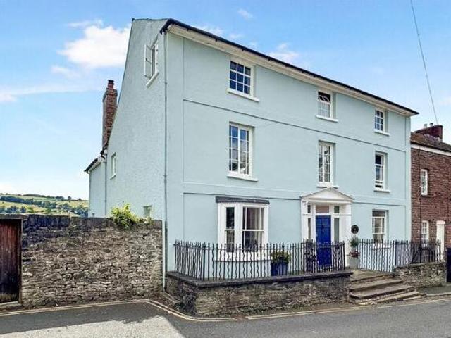 Mount Street, Brecon, 7 Bedroom End