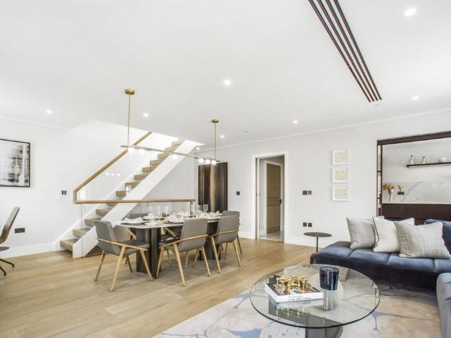 Mount Street, London W1K 3 bed apartment to rent £23,617 pcm £5,450 pw