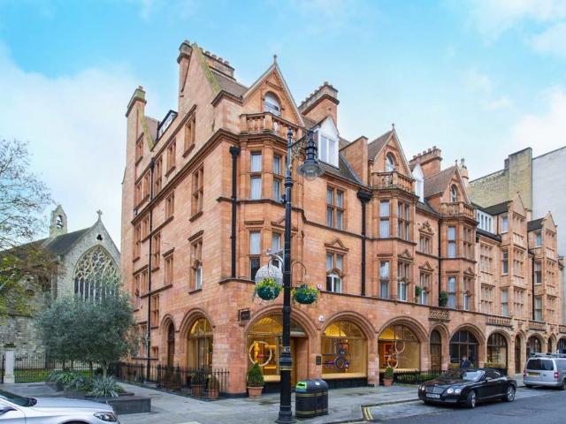 Mount Street, London W1K Studio to rent £4,770 pcm £1,101 pw