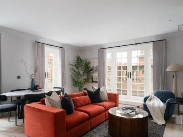 Mount Street, London, 2 Bedroom Flat