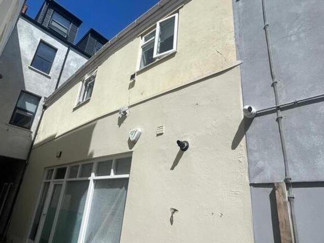 Mount Stuart Arcade, Terraced House For
