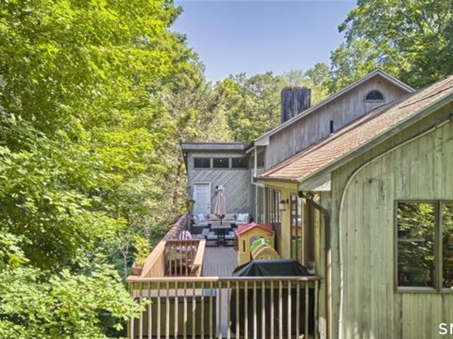 Mountain Trl, East Hampton, Home For Sale