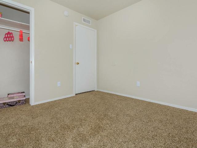 Mountain Valley Apartments {20220811} 1 Bedroom Apartment for Rent at 5875 Mountain Valley Ln, Dallas, TX 75211