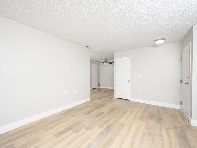 Mountain View Camarillo 3 Bedroom Apartment for Rent at 659 Las Posas Rd, Camarillo, CA 93010