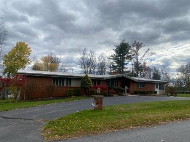 Mountain View Dr