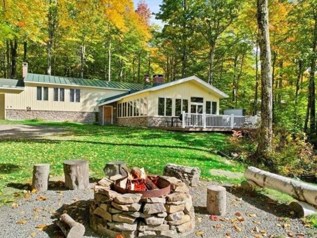 Mountain View Rd, Winhall, Home For Sale