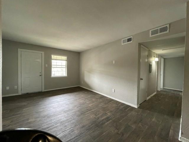 Mountain View 2 Bedroom Apartment for Rent at 5324 Preakness Ln, Dallas, TX 75211 Cockrell Hill