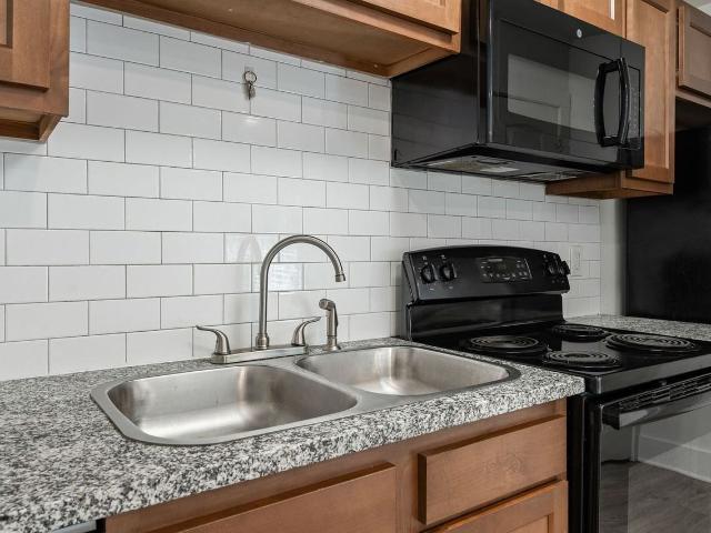 Mountain Crest 1 Bedroom Apartment for Rent at 1633 13th Ave S, Birmingham, AL 35205 Five Points South