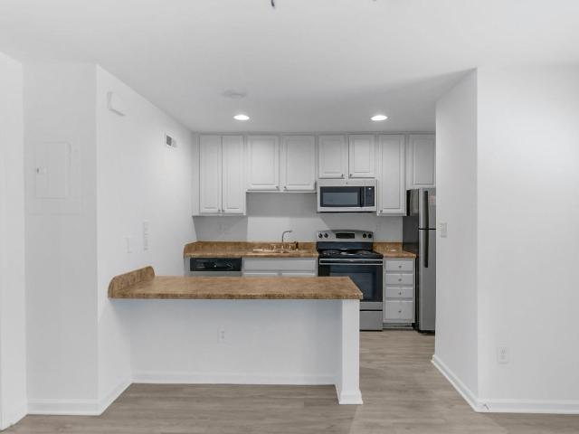 Mountain Crest 1 Bedroom Apartment for Rent at 1633 13th Ave S, Birmingham, AL 35205 Five Points South