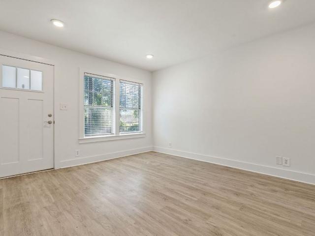 Mountain Crest 1 Bedroom Apartment for Rent at 1633 13th Ave S, Birmingham, AL 35205 Five Points South