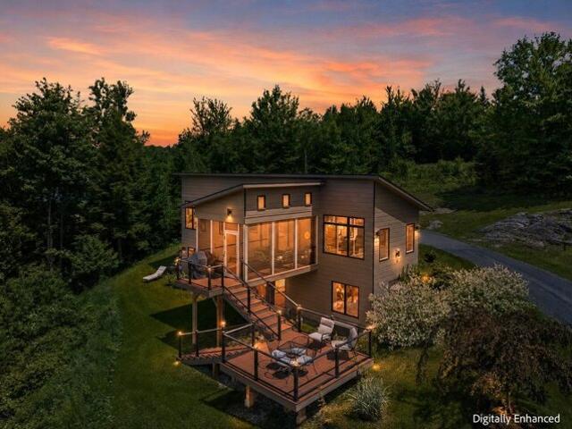 Mountain Estates Dr, Hyde Park, Home For Sale