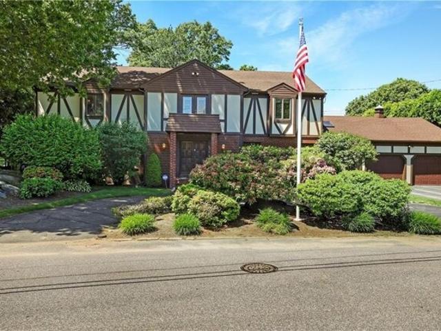Mountain Laurel Dr, Cranston, Home For Sale