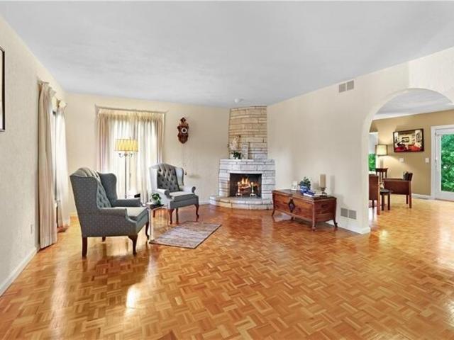 Mountain Laurel Dr, Cranston, Home For Sale