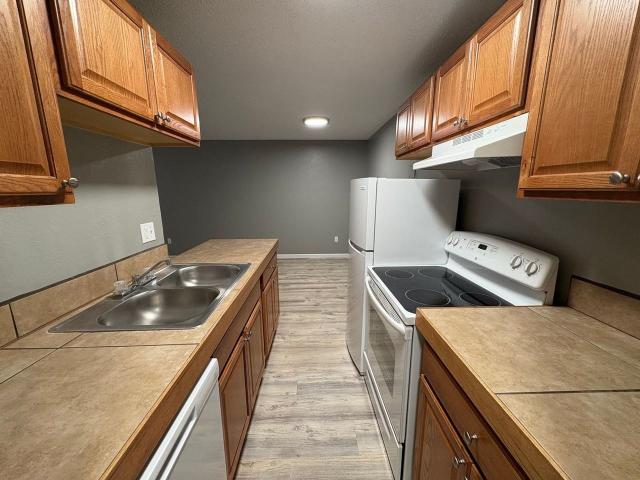 Mountain Pointe Apartments 1 Bedroom Apartment for Rent at 2634 2640, 2644, & 2634 Yampa St, Colorado Springs, CO 80909 Divine Redeemer