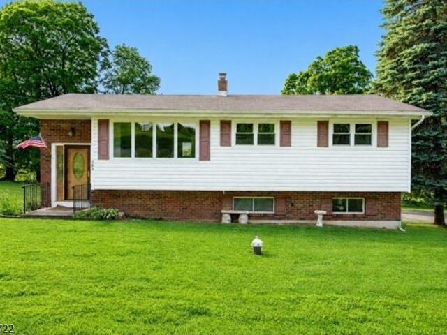 Mountain Rd, Hardyston, Home For Sale