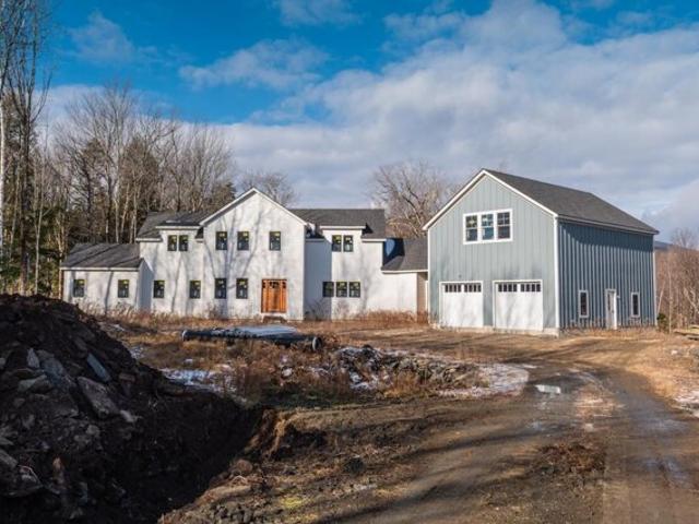 Mountain Ridge Dr, Wilmington, Home For Sale