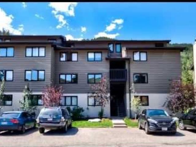 Mountain Stream Condo_Upper BDRM wprivate BTH