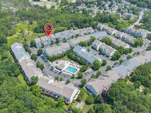 Mountainside Dr, Pompton Lakes, Condo For Sale
