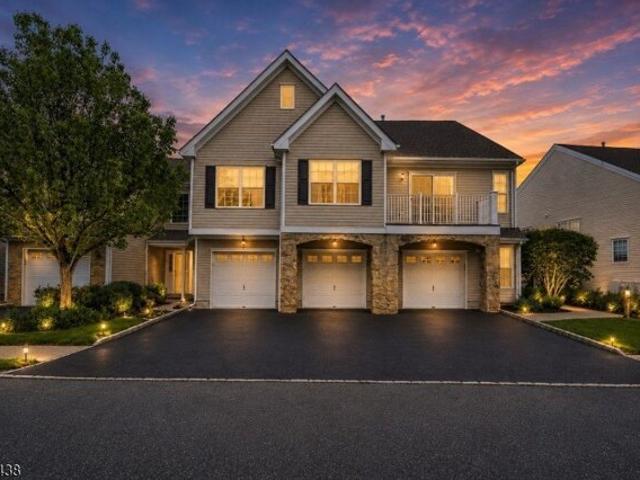Mountainside Dr, Pompton Lakes, Condo For Sale