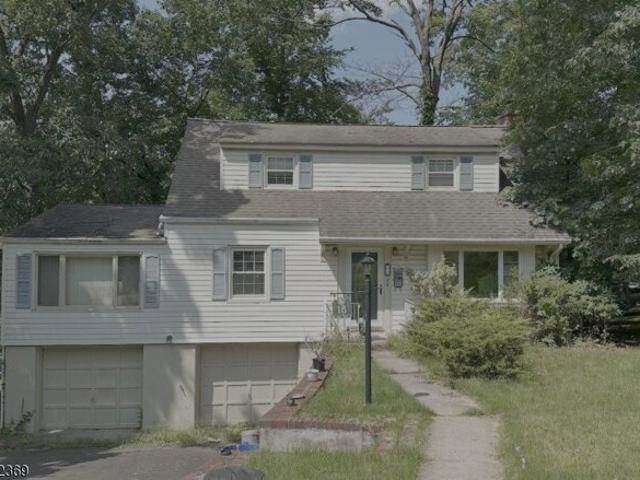 Mountainside Dr, Wayne, Home For Sale