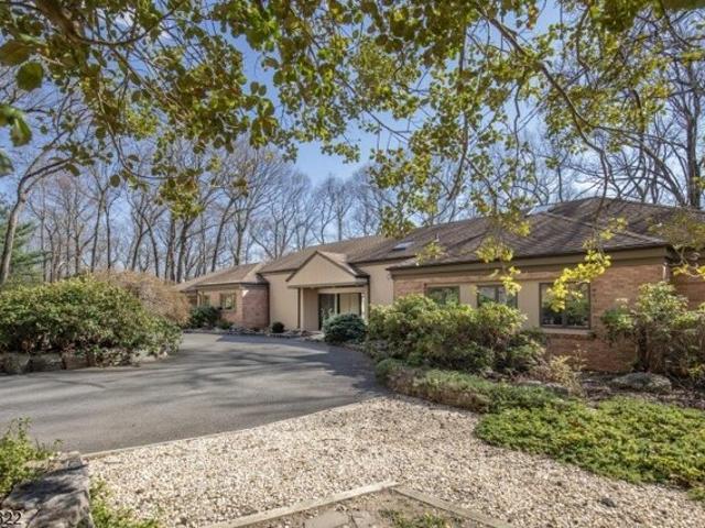 Mountainside Rd, Mendham Township, Home For Sale