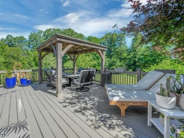 Mountainview Rd, Warren Twp, Home For Sale