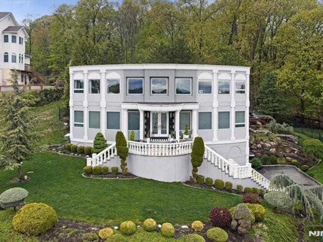Mountainwood Ct, Totowa, Home For Sale