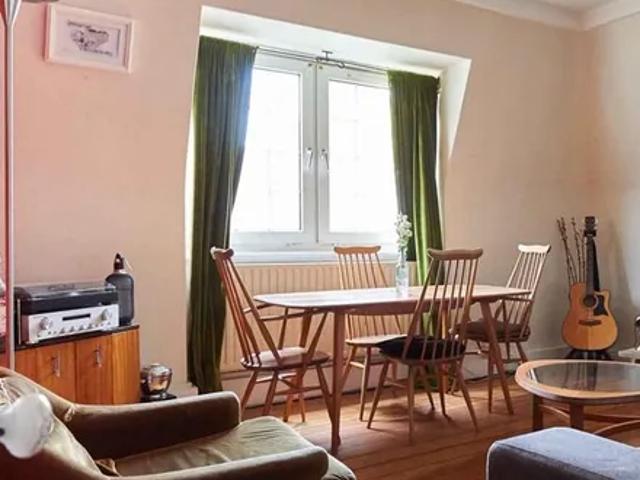 Mountearl Gardens, London, SW16 2PN, United Kingdom | 3 bed house for rent #118552621 | Rentberry