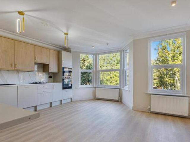 Mountfield Road, Finchley Central, 4 Bedroom Maisonette