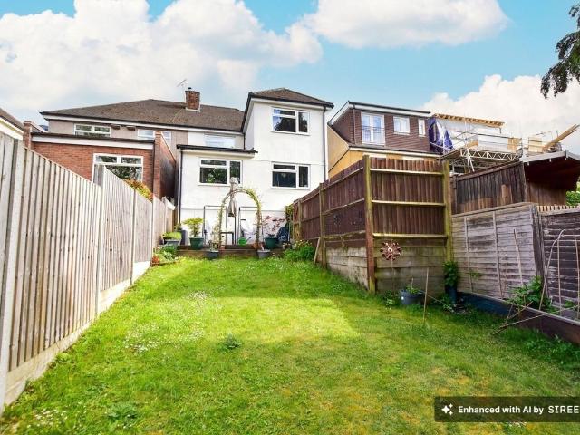 Mountfield Road, Hemel Hempstead HP2, 2 bed flat to rent, £1,850 pcm | PrimeLocation