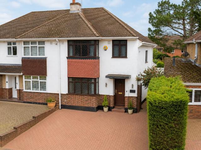 Mountfield Road, Hemel Hempstead HP2, 3 bed semi detached house to rent, £2,200 pcm | PrimeLocation