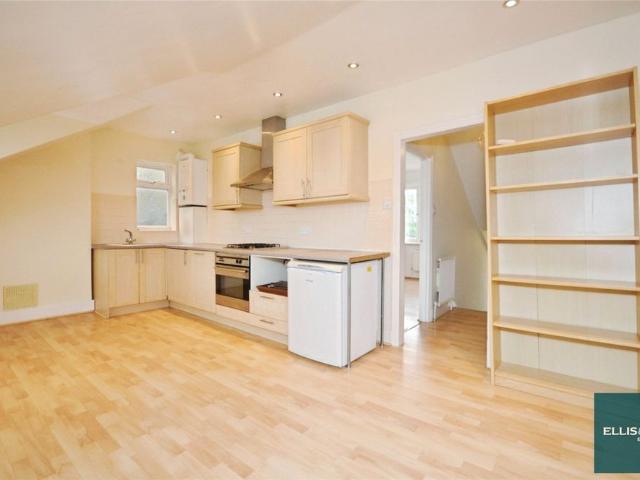 Mountfield Road, N3, Finchley