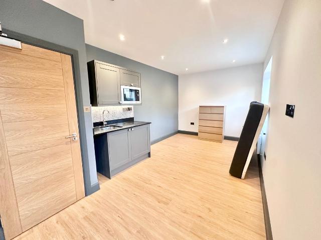 Mounts Road, Greenhithe DA9, Studio to rent, £850 pcm | PrimeLocation