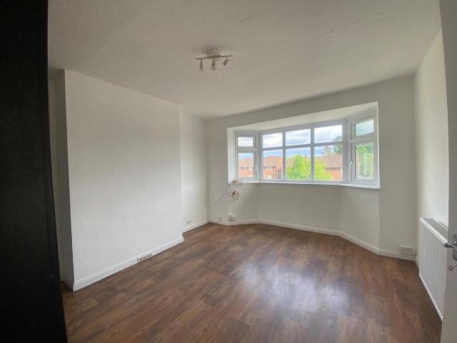 Mountside, Stanmore, Middlesex, Greater London HA7, 2 bed maisonette to rent, £1,650 pcm | PrimeLocation