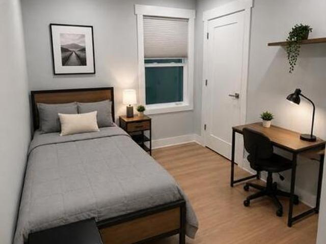 Move In Ready Atlanta Home | Furnished | Secure | Monthly Cleaning | Utilities Included | Bus Stop 0.3 Miles | Troy Supermarket 0.6 Miles