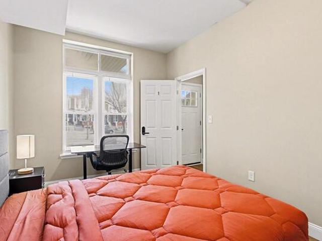Move In Ready Baltimore Townhouse Utilities Covered Blazing WiFi Chill Living