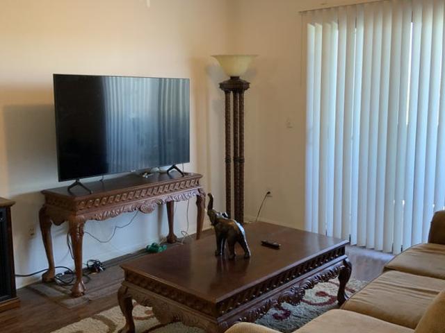 MOVE IN READY: Private Bedroom