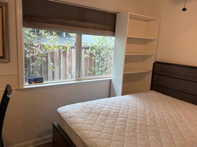 Move In Ready Room for Professionals or Students