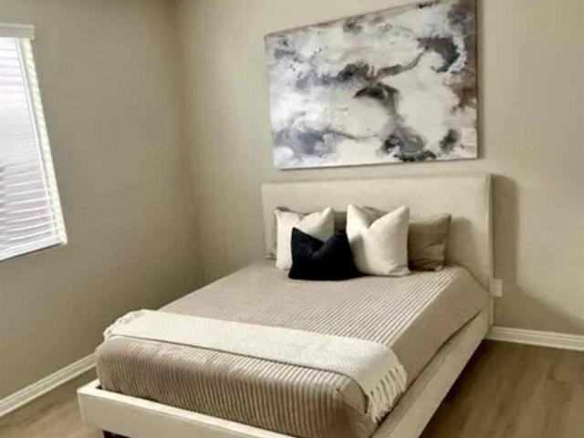 Move In ready room in Corona CA