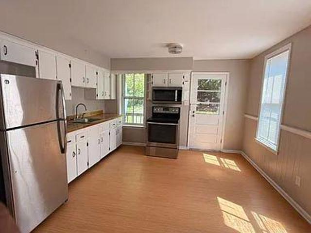Move In Ready Room Utilities Included