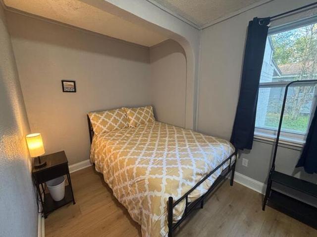 Move In Ready Rooms in Jacksonville! Utilities & Wi Fi Included!