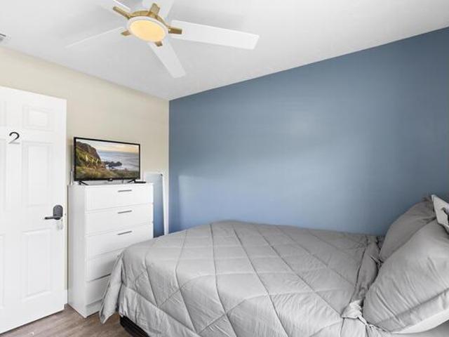 MOVE IN READY ROOMS in Renovated Orlando Home! Just MINUTES from Dining, Shops & Major Highways!