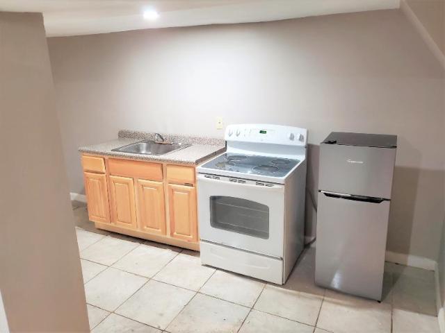 MOVE IN READY 1 Bedroom Apartment Basement