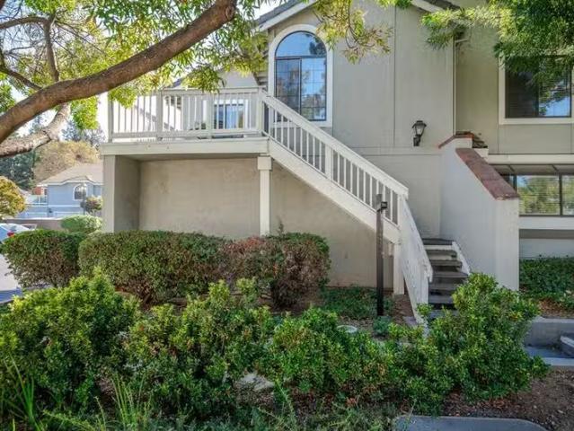 Move in ready 2beds/2baths Townhouse