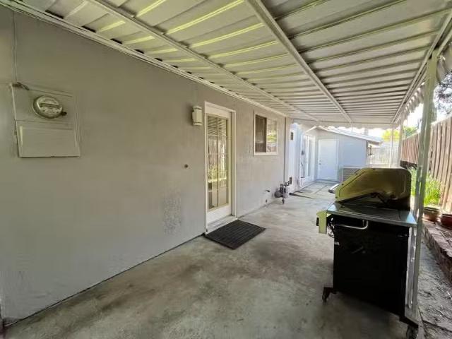 MOVE IN READY, 3+1.5 in El Camino Charter. Apartments in Los.